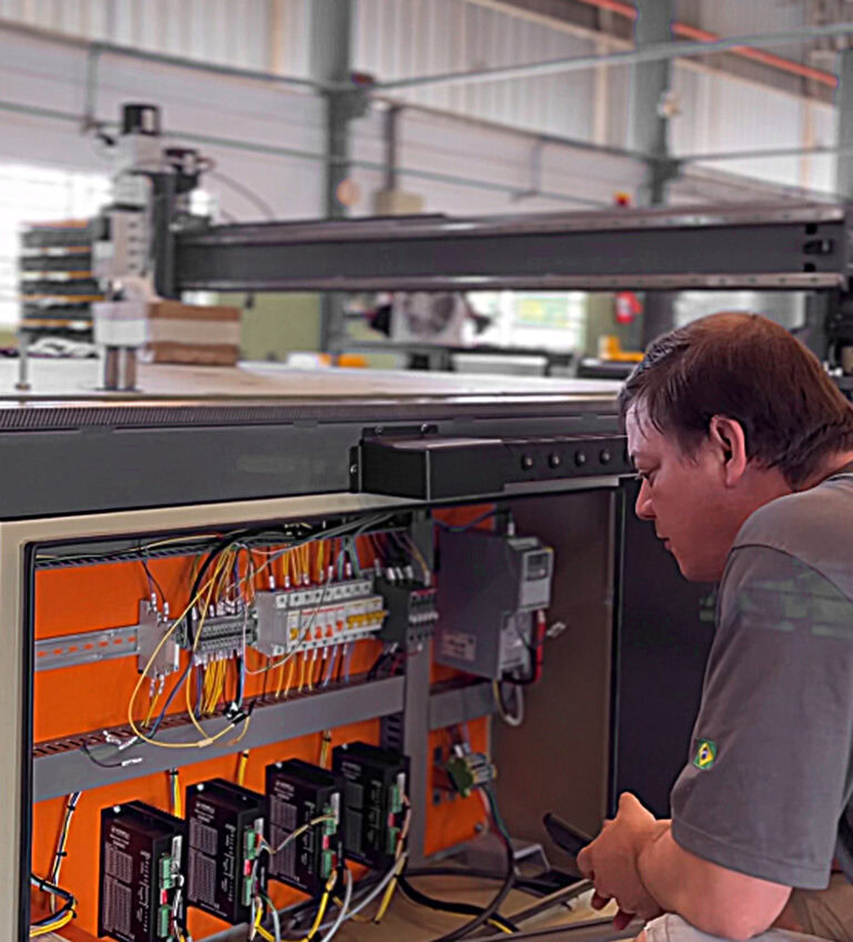 Sobre a Mach - Mach CNC - Maior Fabricante Nacional de Máquinas CNC 🇧🇷